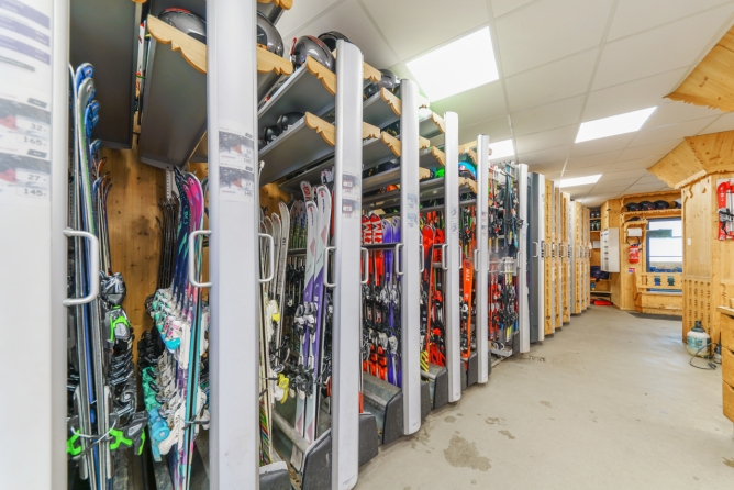 Magasin location de ski à GERM - PEYRAGUDES - Serias